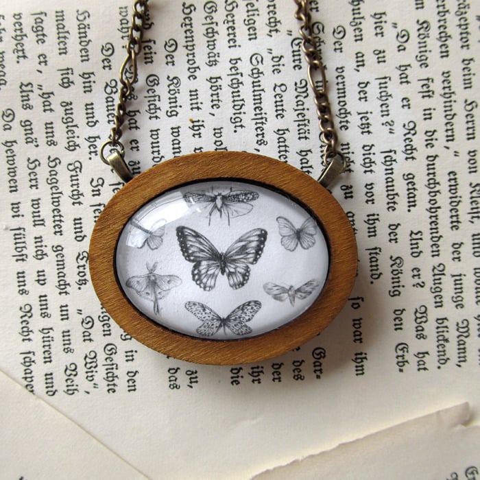 Pretty Zoo — 'Butterfly Collection' Framed Pendant