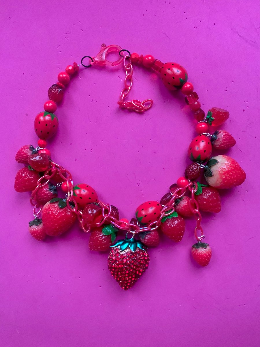 Glitzy Strawbubby Necklace | Citrus Witch Craft