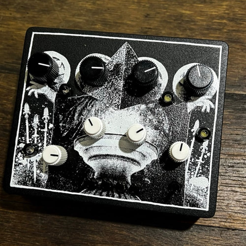 Drone Box Noise Instrument | Heretic Effects