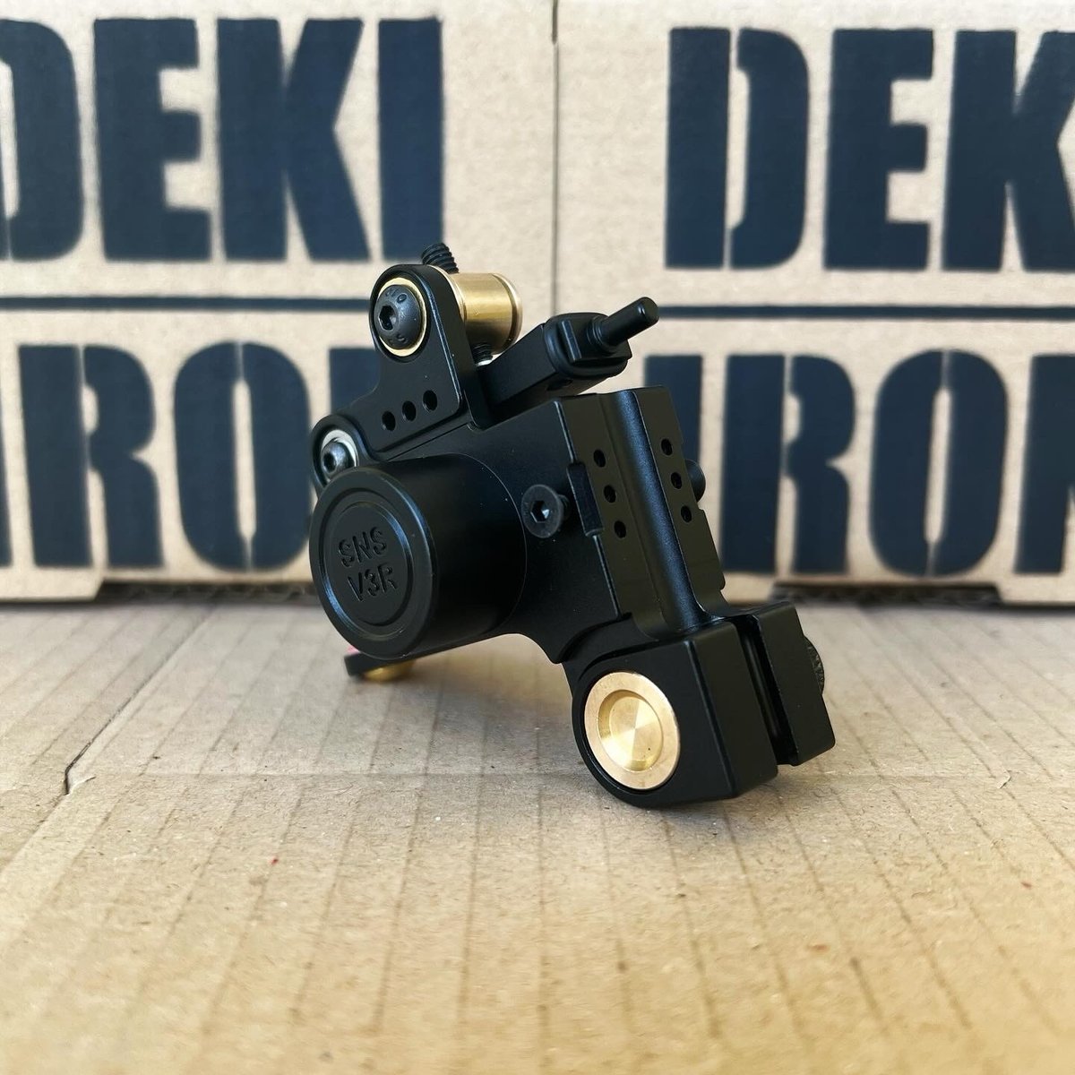 SENSEI V3R BLACK | DEKI IRON