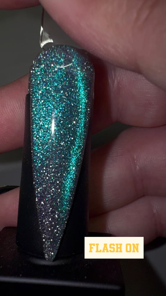 Cat eye/ Reflective #228 -GEL POLISH | Zulay's Nails