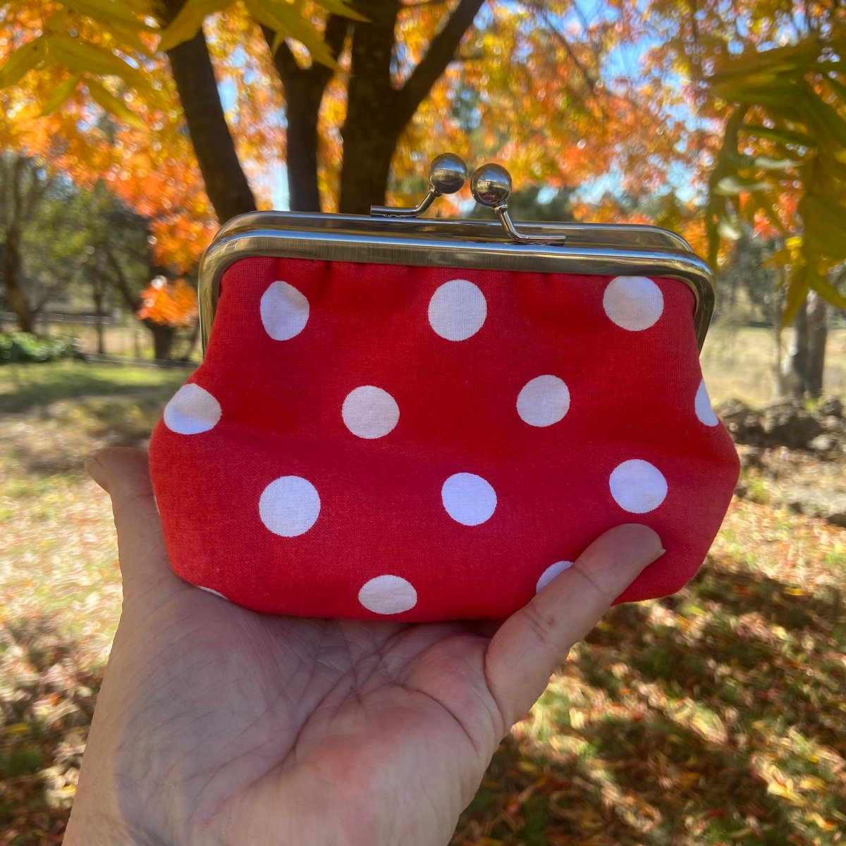 Peck Clutch - Polka Dot | Peg Leg Frida