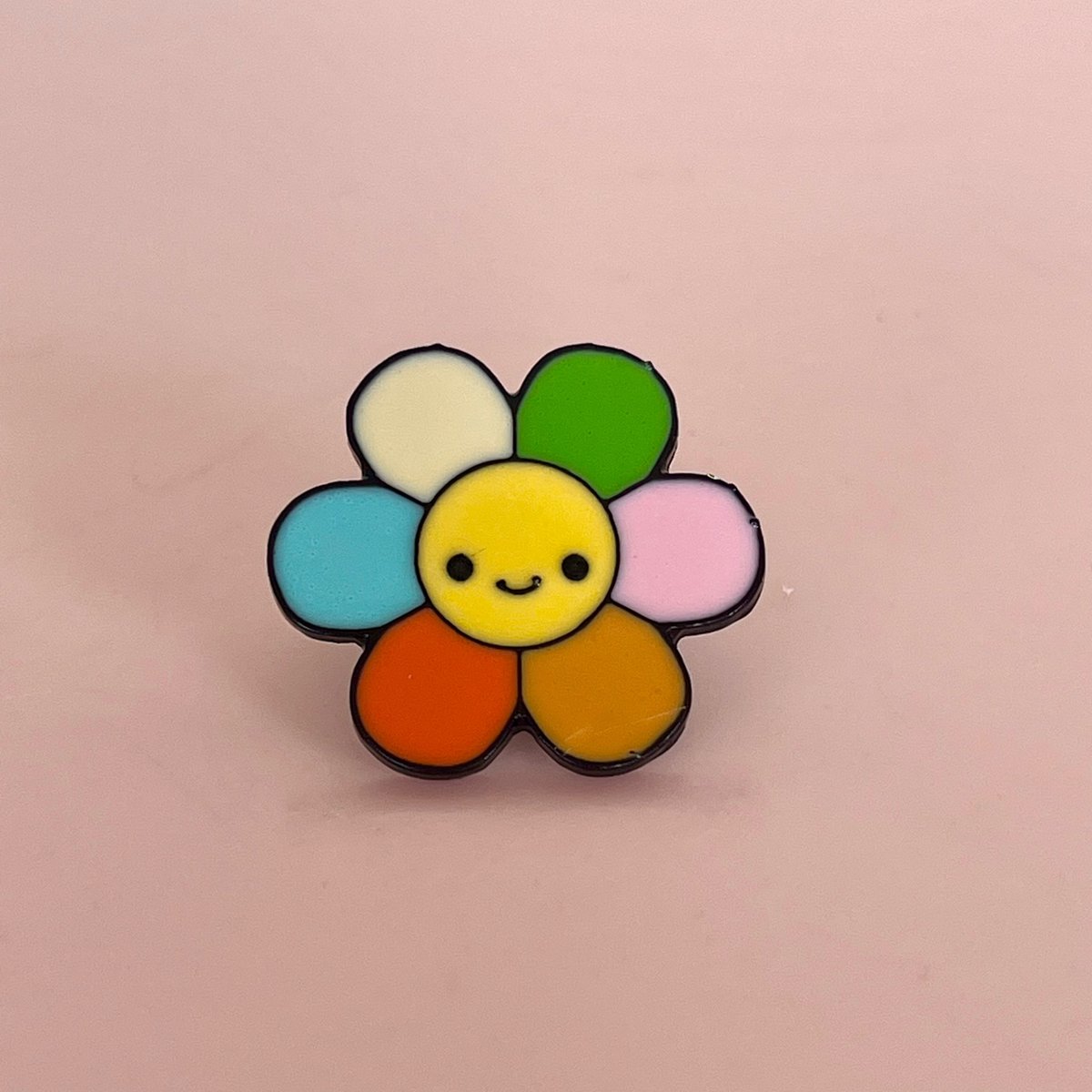 Happy Flower Pin / Penny Foggo