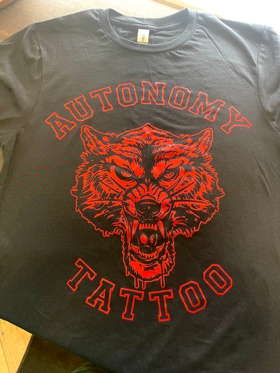 Wolf T-Shirt | Autonomy Tattoo