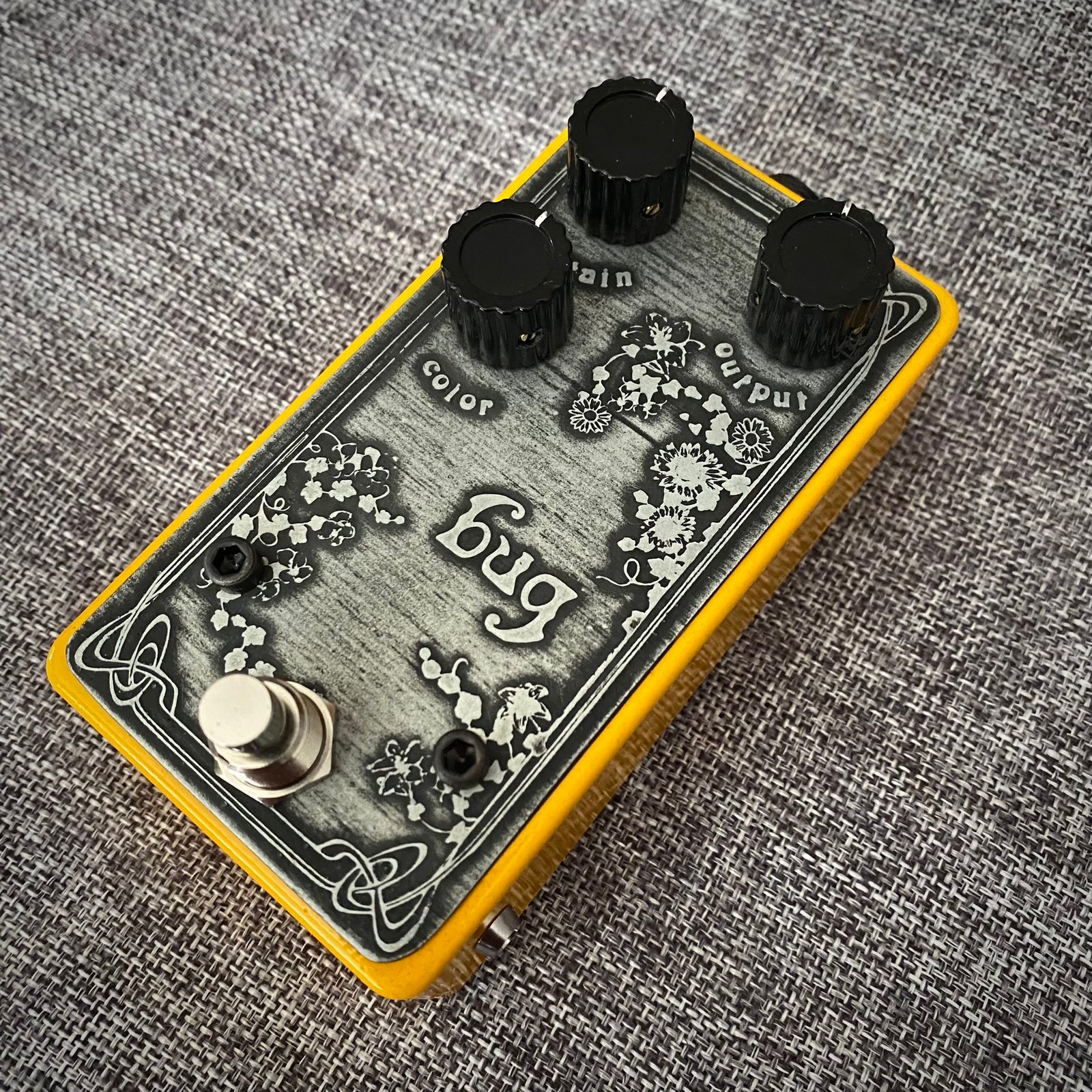 Bug Silicon Sustain (Tuned Triangle) | Monolith Fuzz