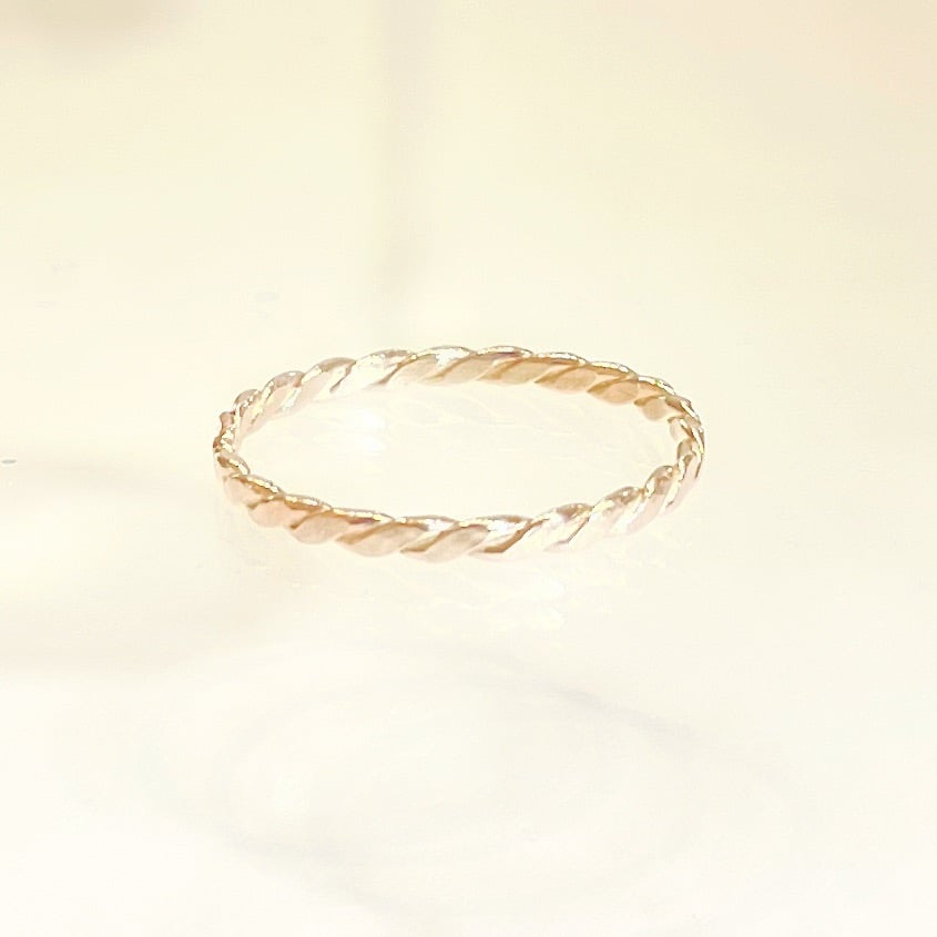Petite Interlock Gold Band | B.Link