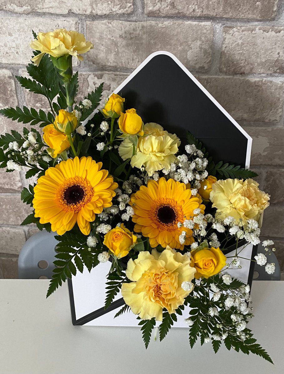 Yellow flower envelope | The Glitter Garden