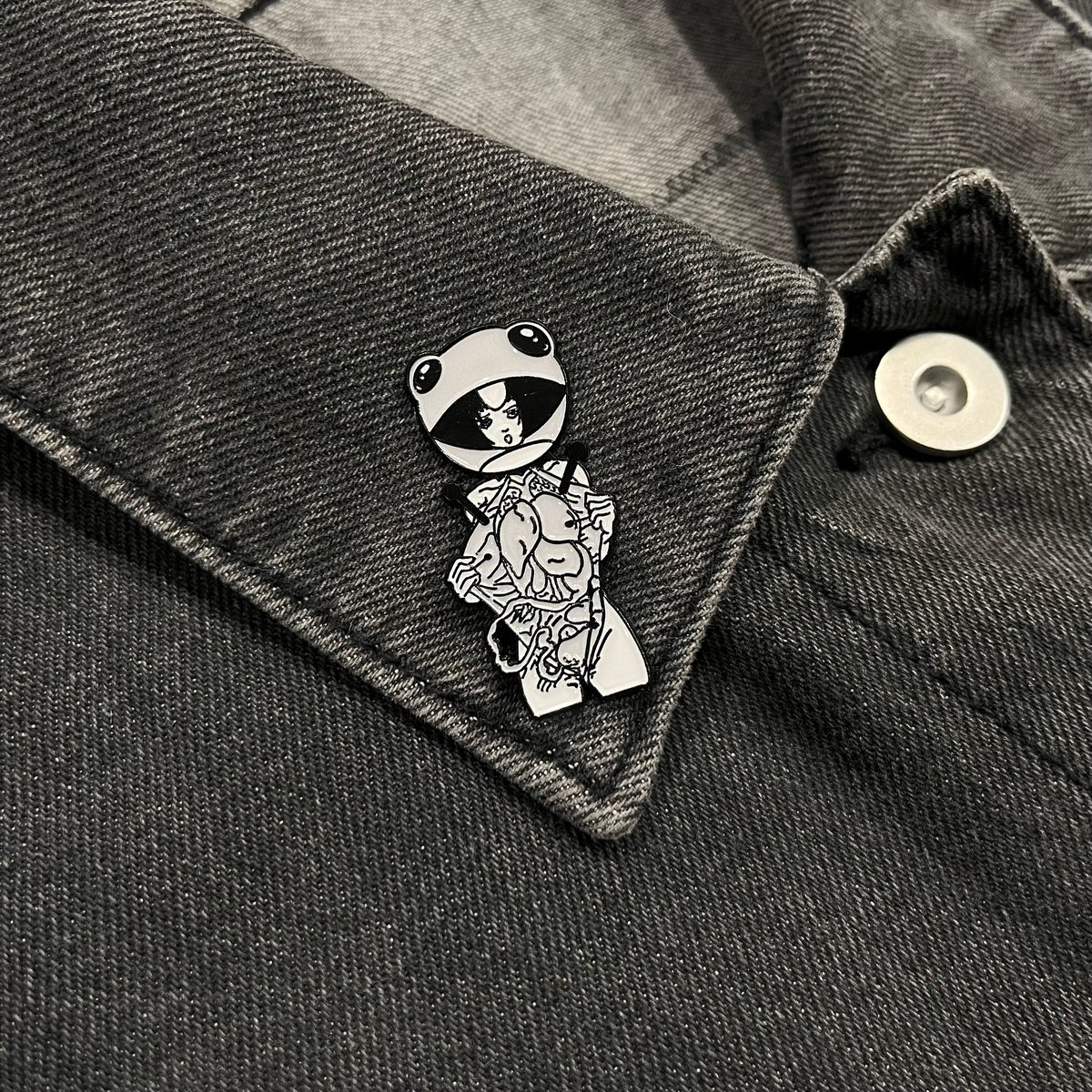 Froggy Pin | skullflesh