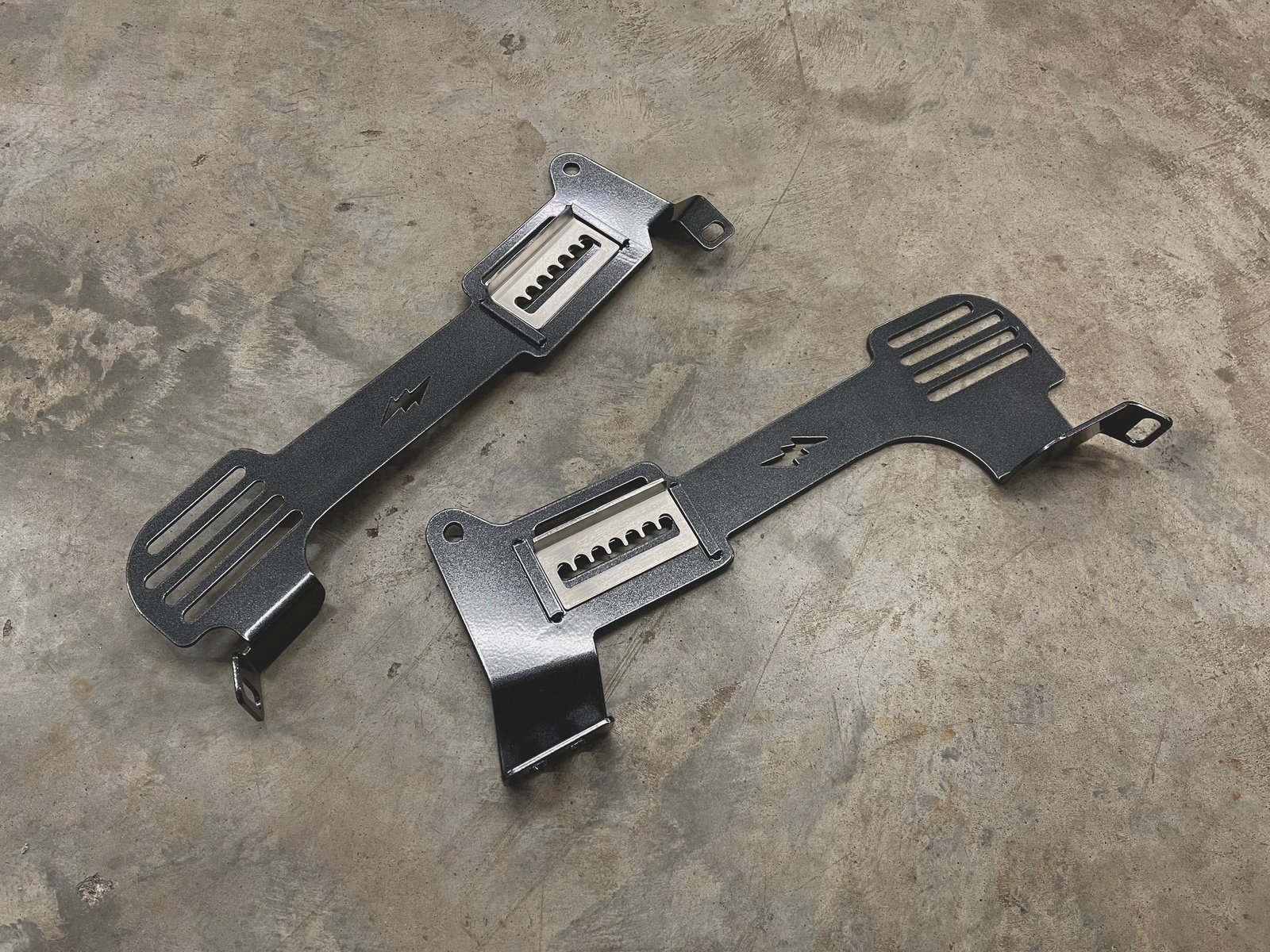 “Super Low” Seat Brackets Nissan S-Chassis 240SX + R32/33/34 | Defworx