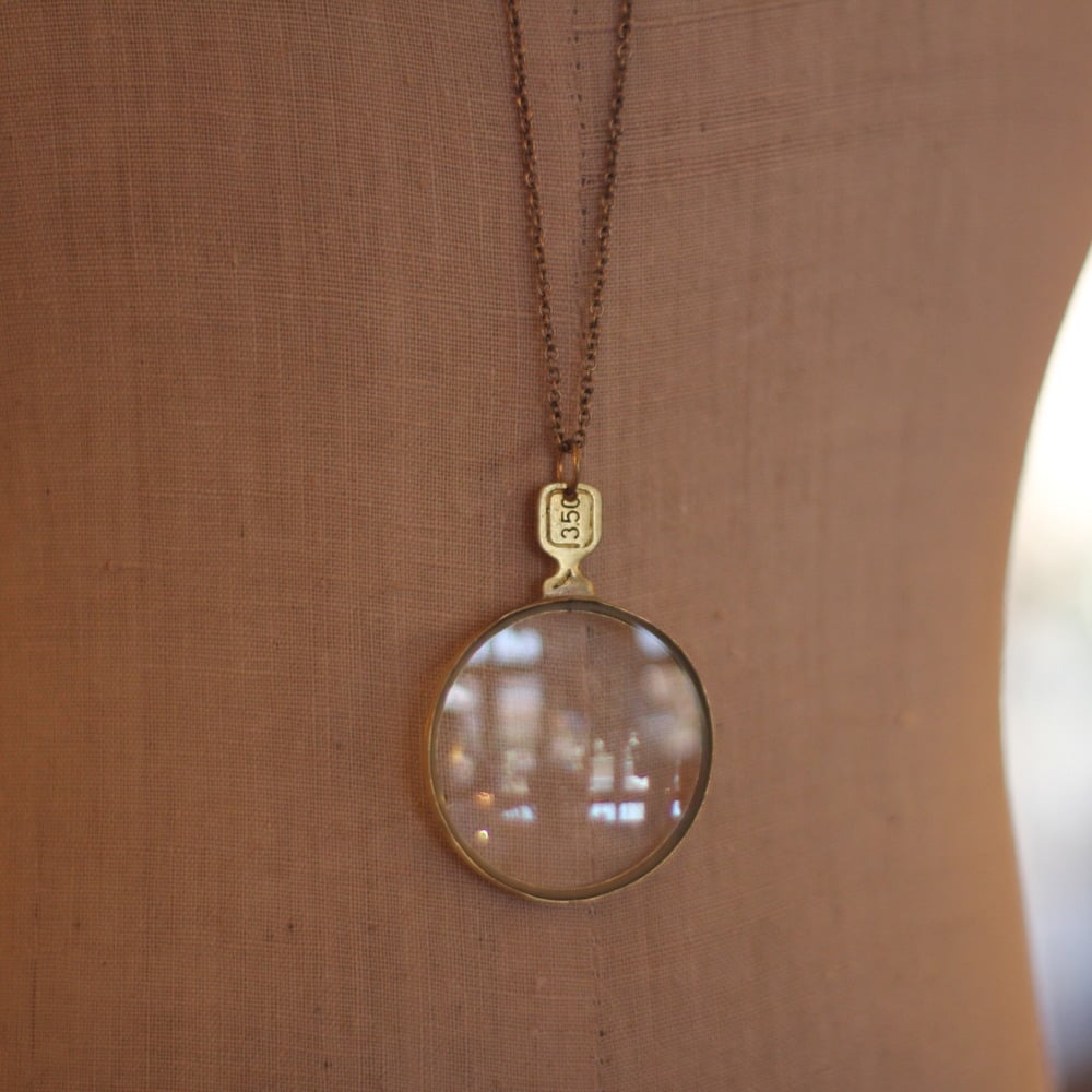magnifying glass necklace / The Pear Tree