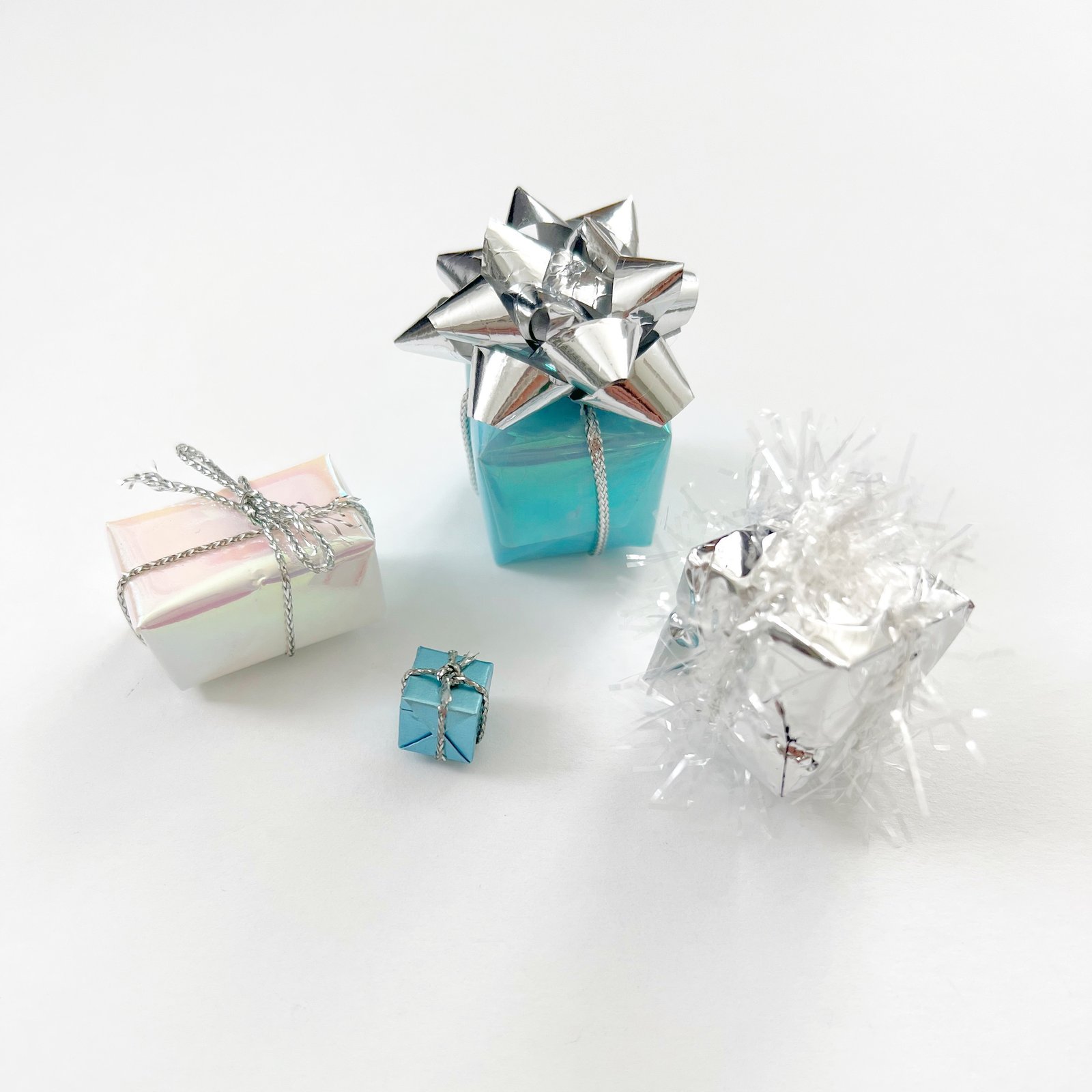 the daydream republic — Aqua, Silver and Iridescent Christmas Present ...