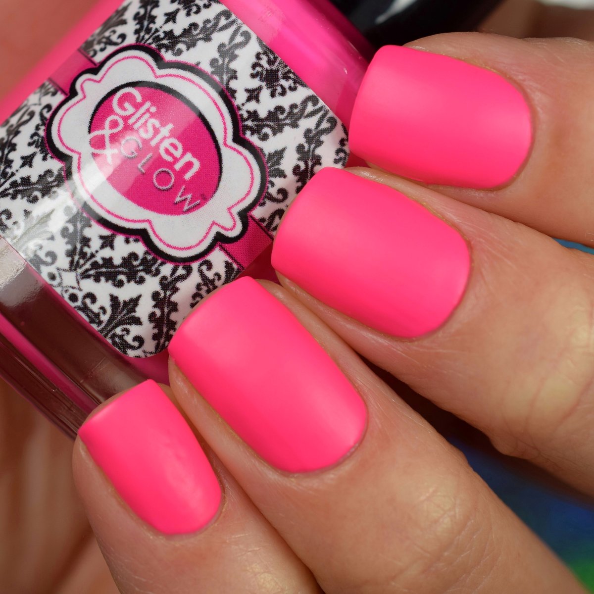 Glisten & Glow — Glisten & Glow Lei'd Back