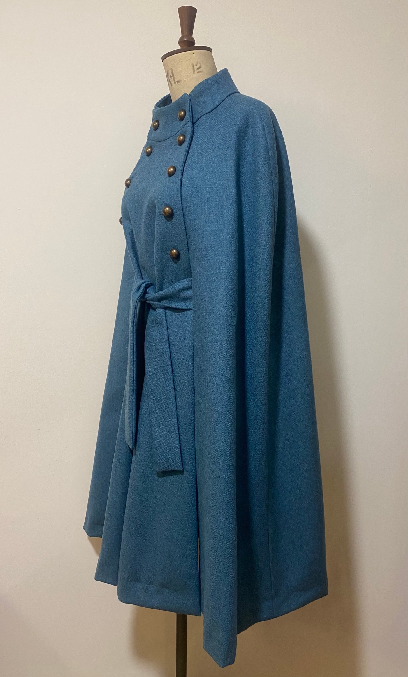Belted stalker cape | Totty Rocks