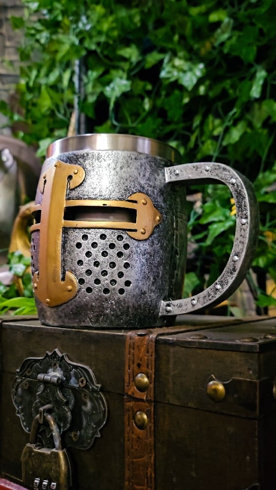👑The Armored Kingdom King's Guard Knight Helmet Mug-Historic Design ...