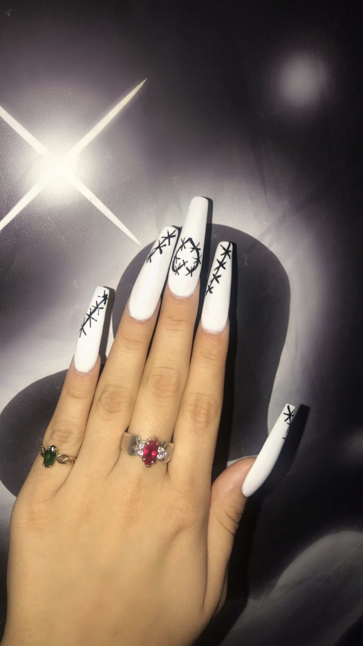 𝕭𝖆𝖗𝖇 𝖂𝖎𝖗𝖊 𝕹𝖆𝖎𝖑𝖘 🤍🖤 | Beauty By $hade
