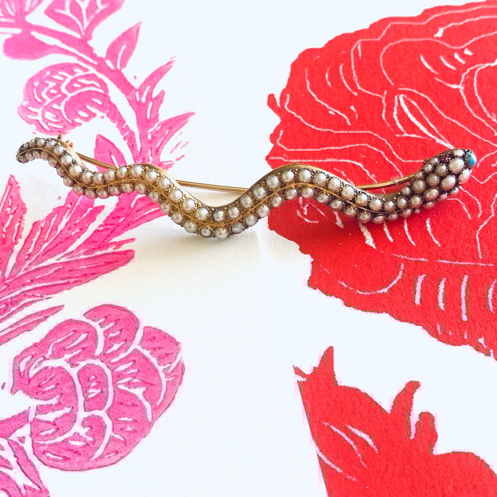 NATURAL PEARL SNAKE BROOCH | Minnieolga