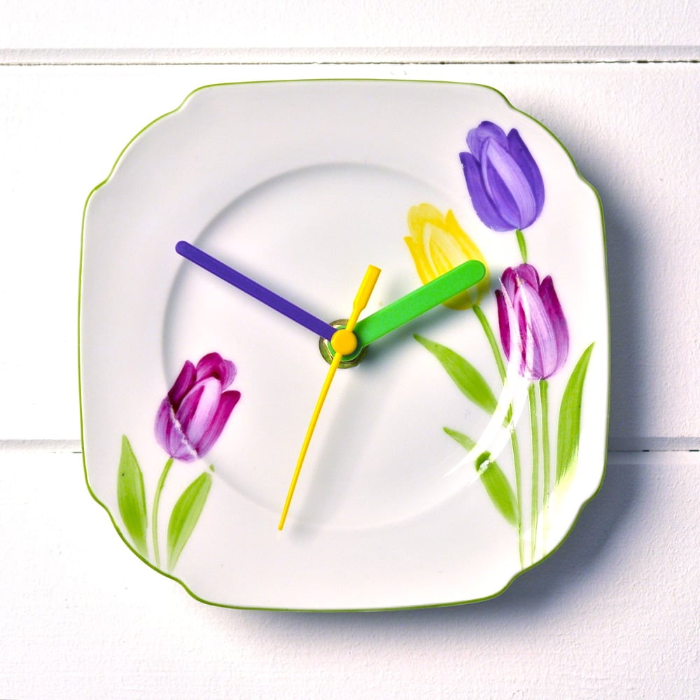 Hand painted Tulips Vintage China Plate Wall Clock / Vintage Clocks