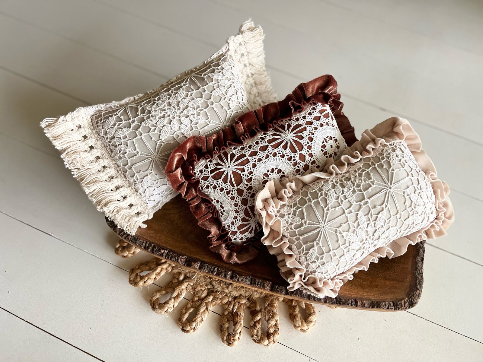 Vintage Lace Pillows | Sew Darn Cute
