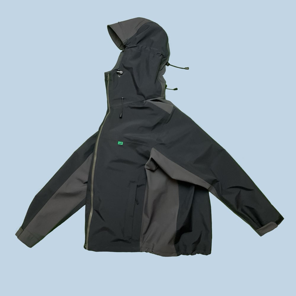 BLACK AND GREY TECH LIZARD JACKET | Lizard Stuff