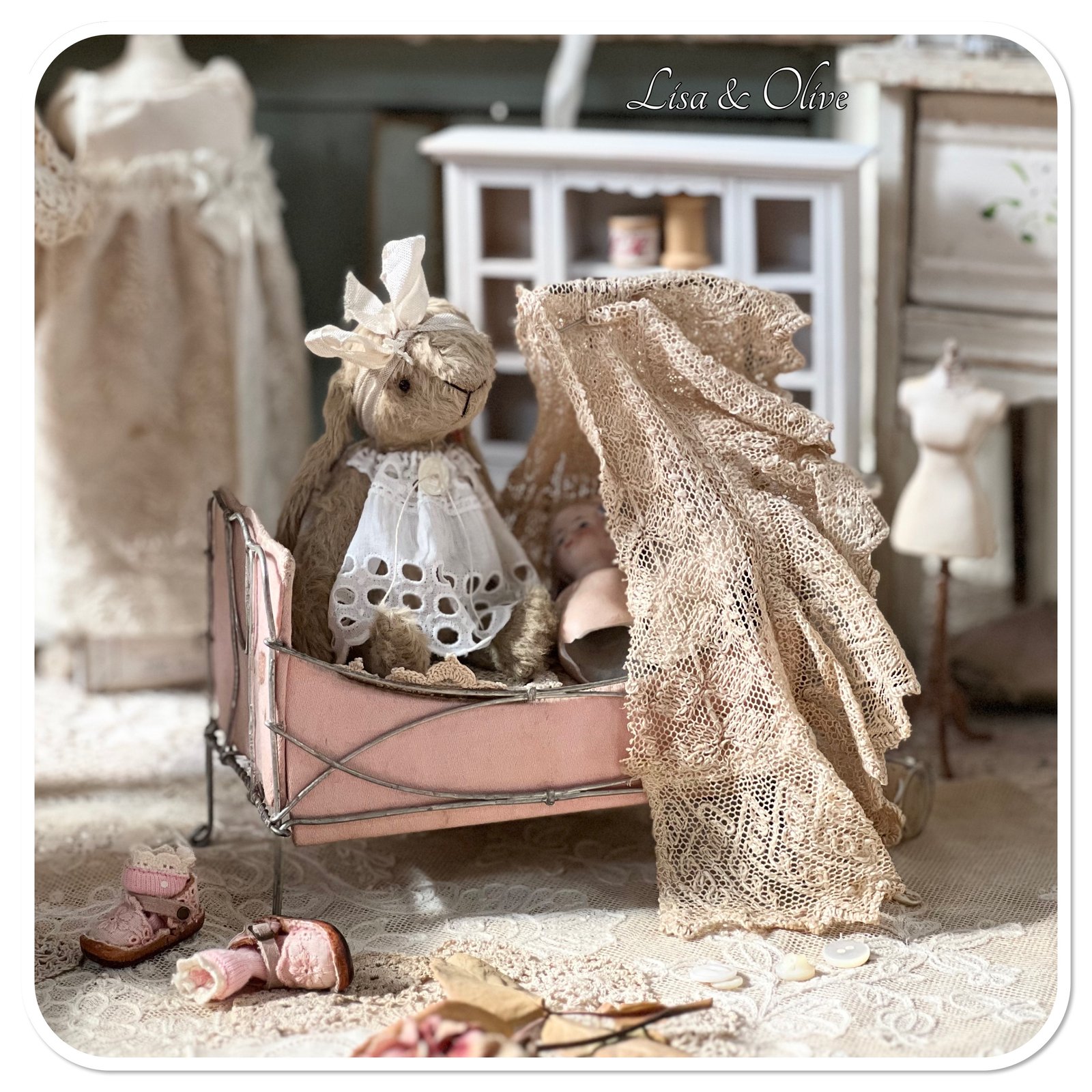 Sweet Whimsical Elsbeth a artist teddy bear Bunny | Lisaandolive