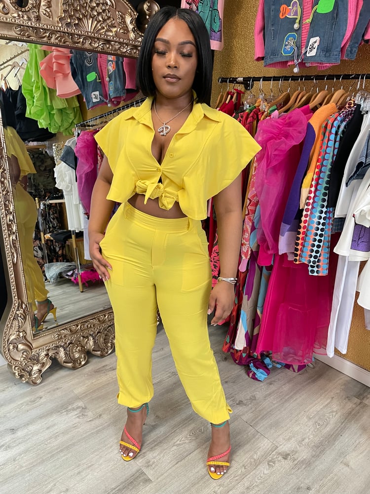 Honey Bee Set / U Gotta Have It Boutique Honey Bee Set / U Gotta Have It Boutique