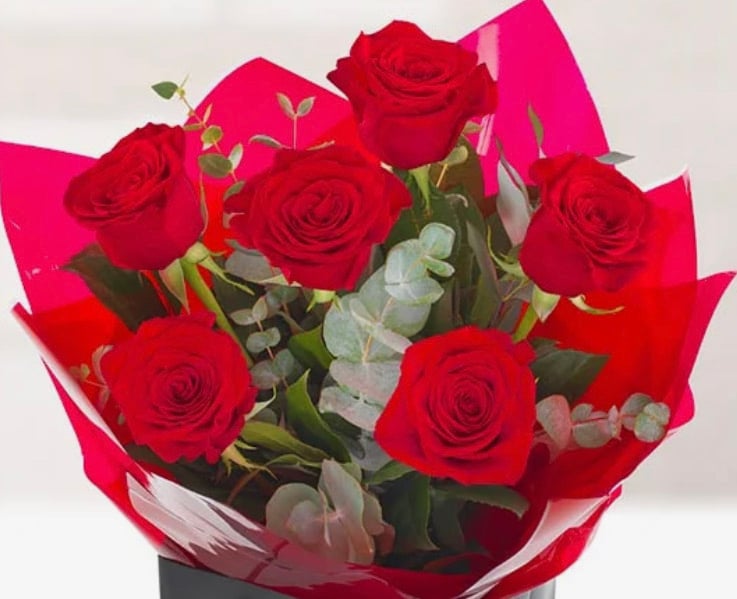 Freedom roses & Eucalyptus | Oreyt flower