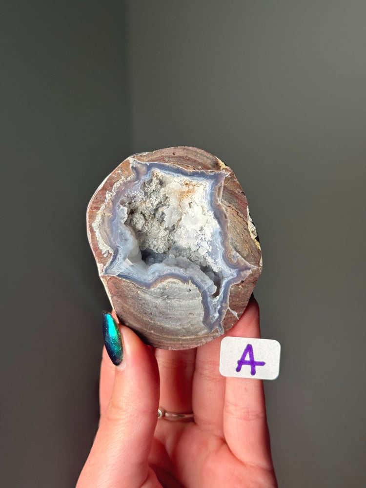 BABY BLUE DUGWAY CHALCEDONY GEODE -UTAH- A-E | thewitchespitstop