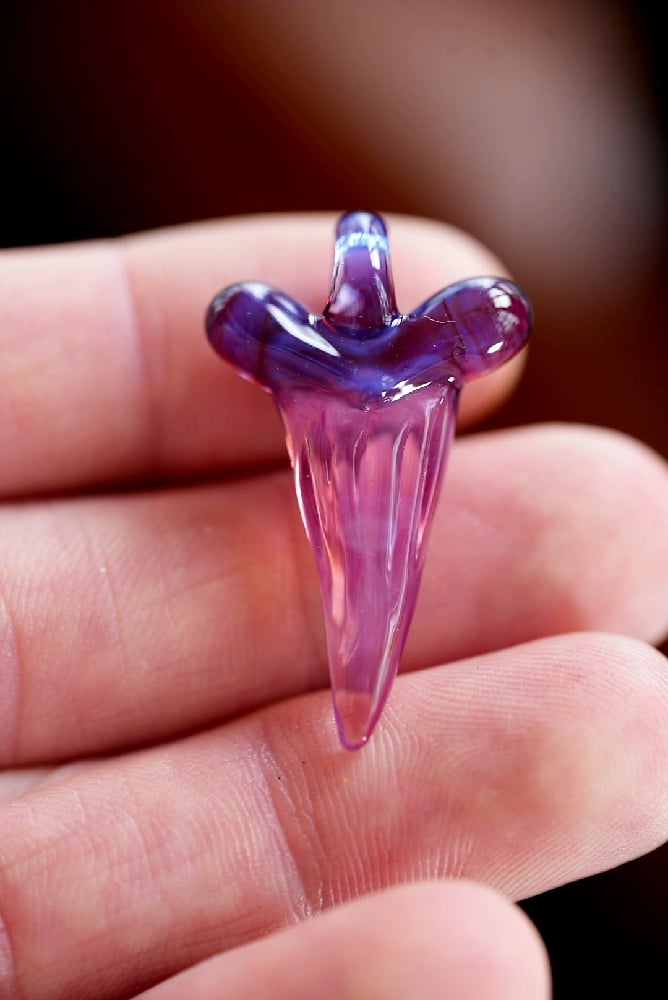Mini glass shark tooth pendant.. | Roe glass arts