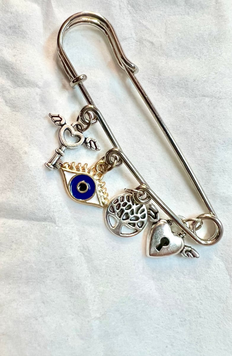Baby Protection Pin | Star Queen Path