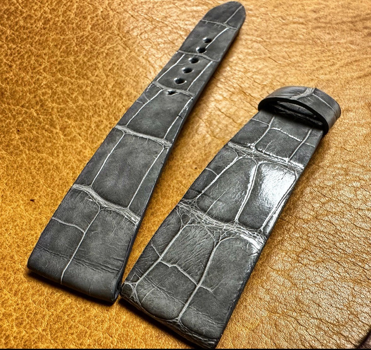 Glazed Grey Alligator Watch Strap | Huitcinq1988
