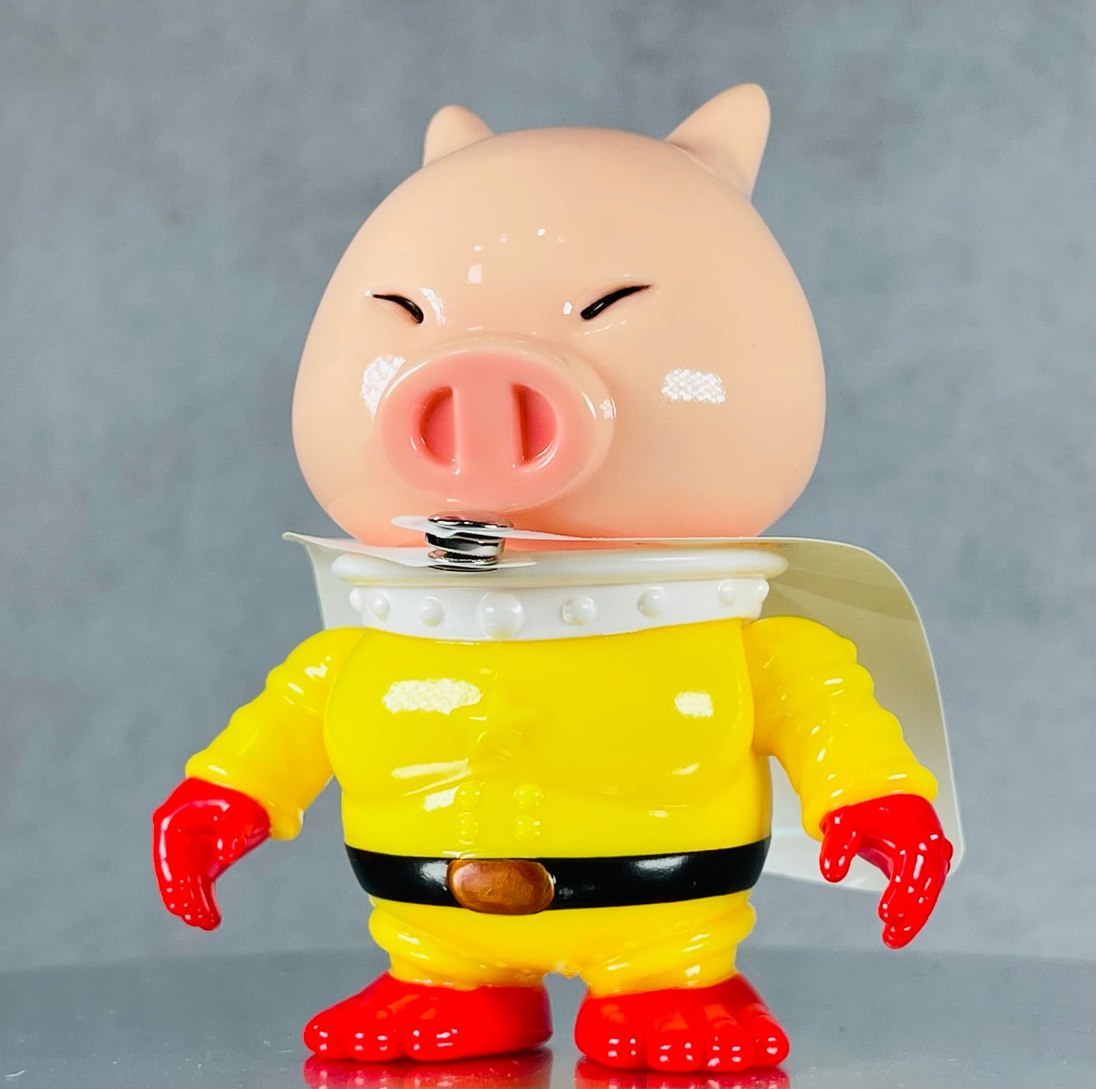 One Pig Man 一豚超人 Felix Ip x Kikkake Toys | KAIJU_ONE