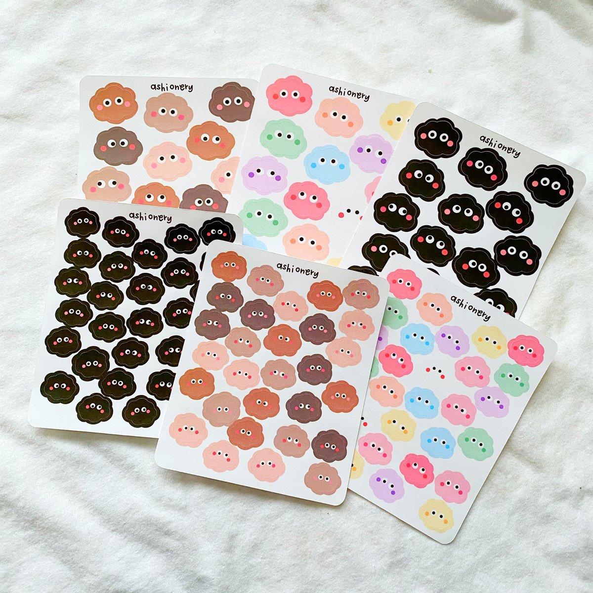 Puffy blob stickers | Ashionery