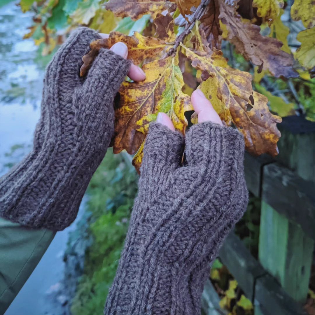 Fingerless Mittens in rare breed British wool | The Peg Loomer