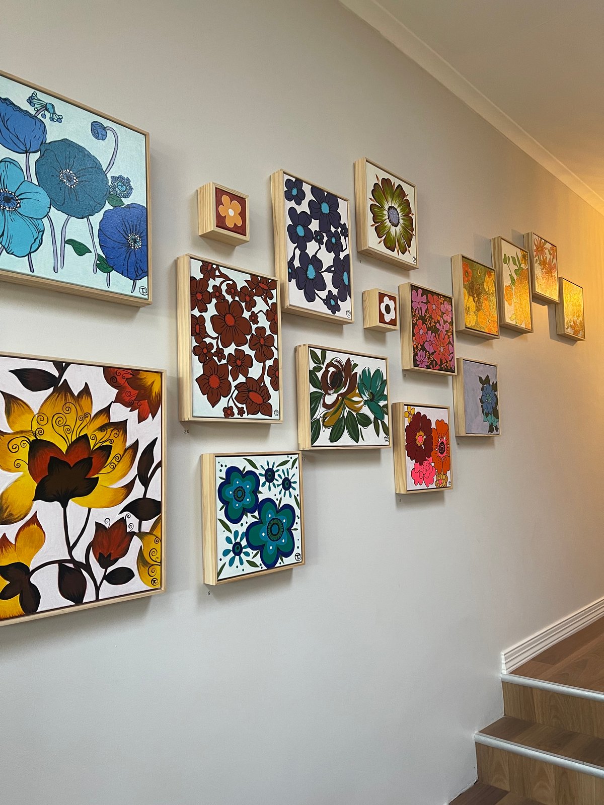 Retro Flower Painting | tegan.crosbie.art