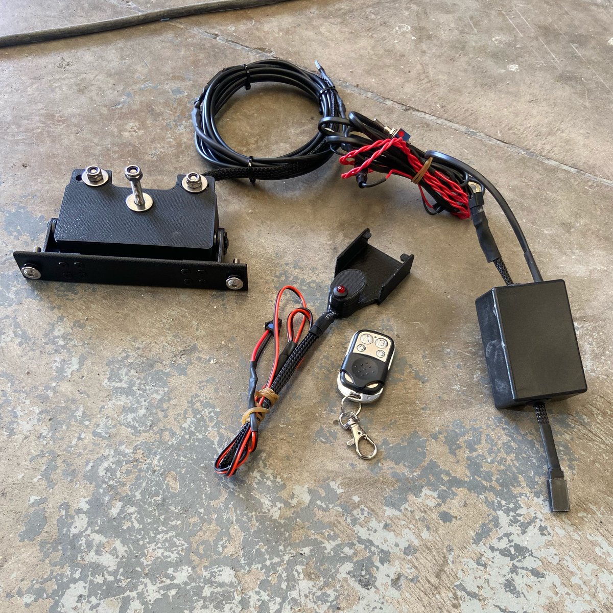 Flip plate EVOLUTION V1 (Short - FMIC Friendly) | All Black Clique