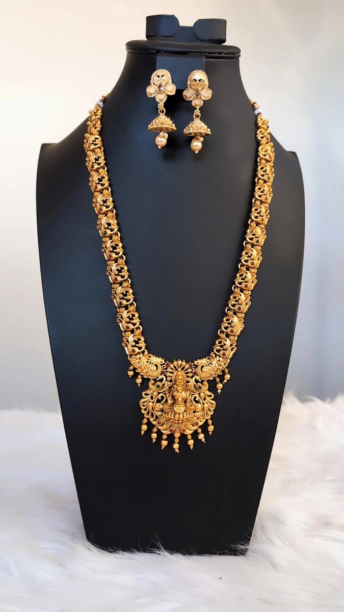 Malika-Temple Jewelry Necklace Set Featuring Goddess Laxmi | Suniva's ...