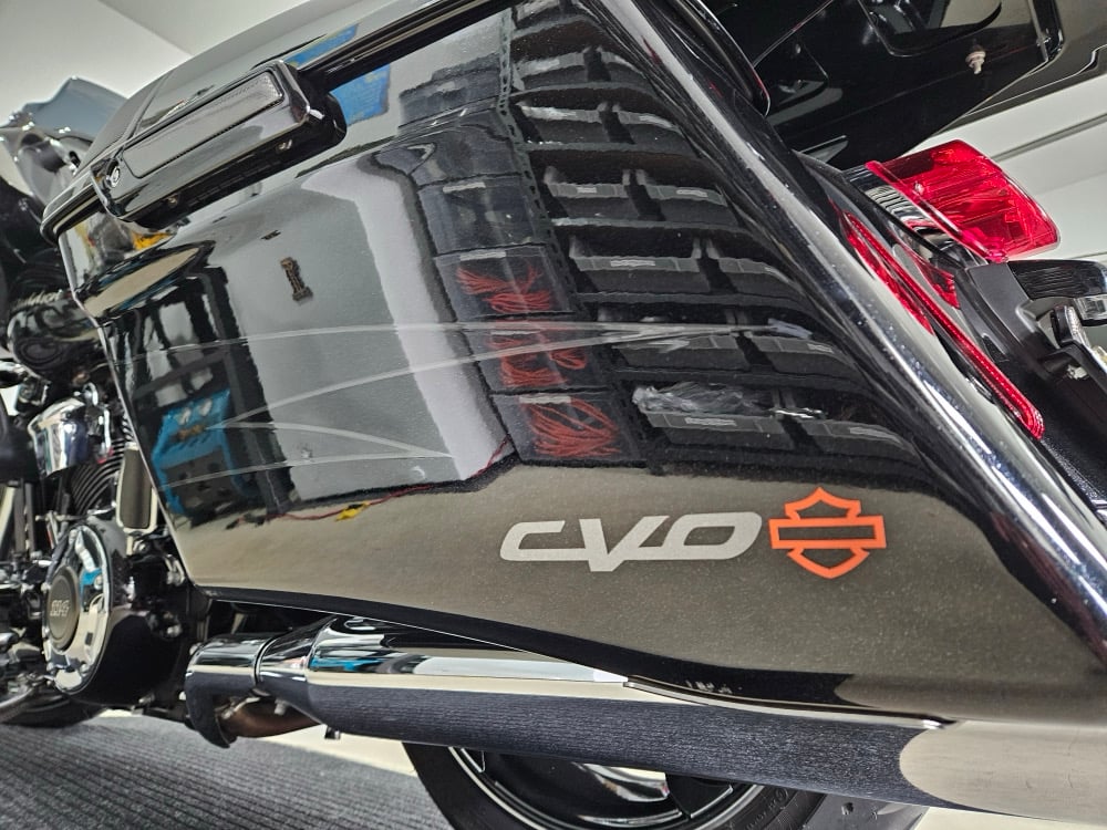 Brett's Custom Willy G Saddlebag Graphics | Gladiator Graphics