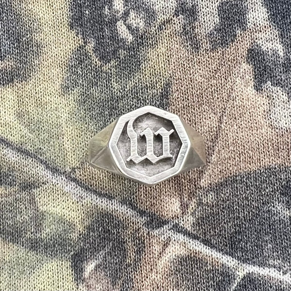 Octo W Signet Ring | westleypk