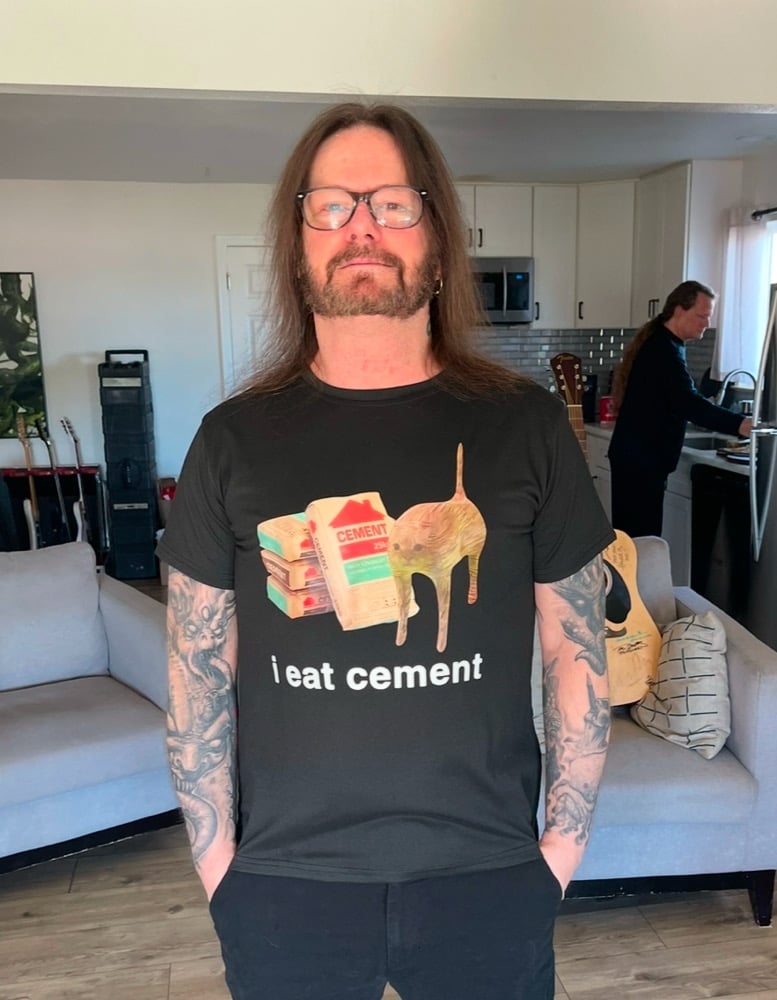 I eat cement shirt!! | Holt Awaits