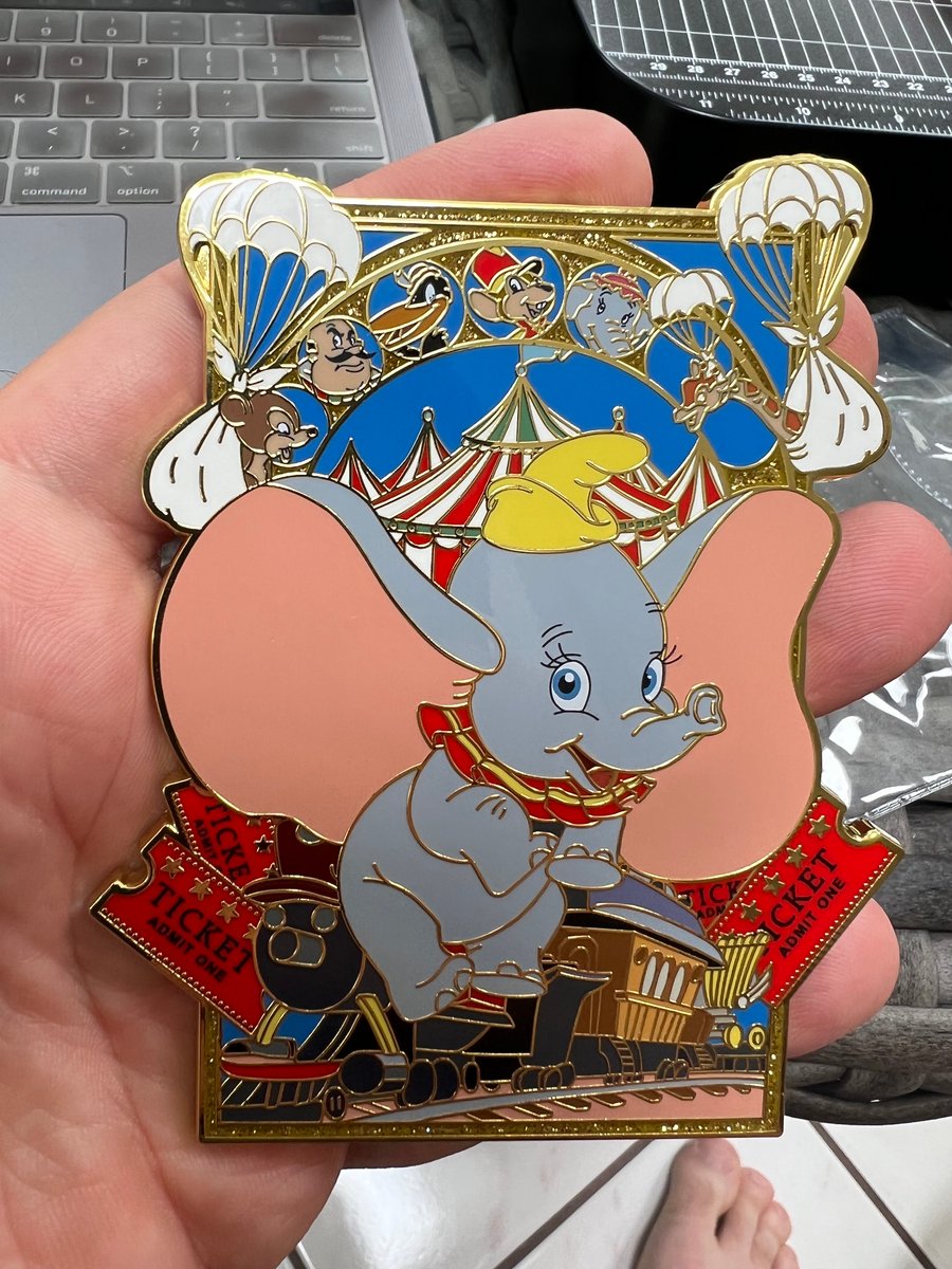 IN-STOCK - Frames - Dumbo (Jumbo Pin) | Da'Vinci Fantasy Pins