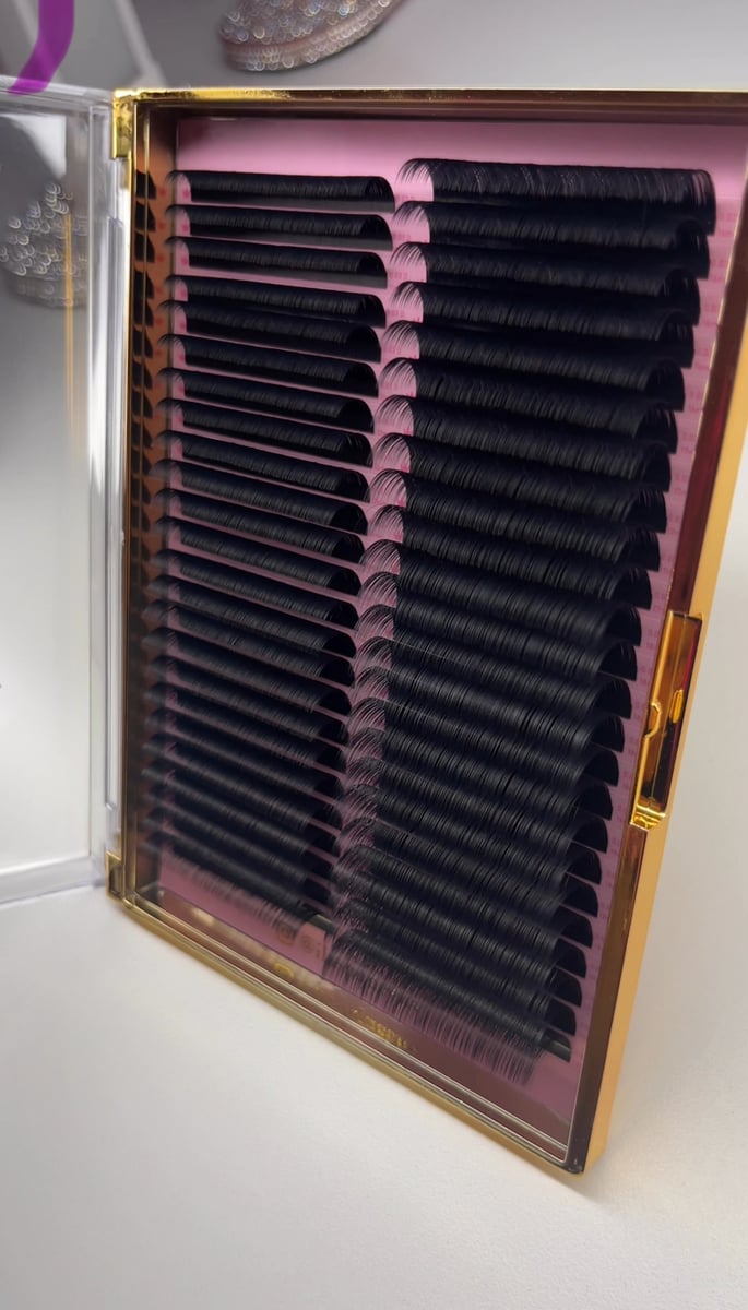 Luxurious Velvet Mixed Trays | The Lash Empire