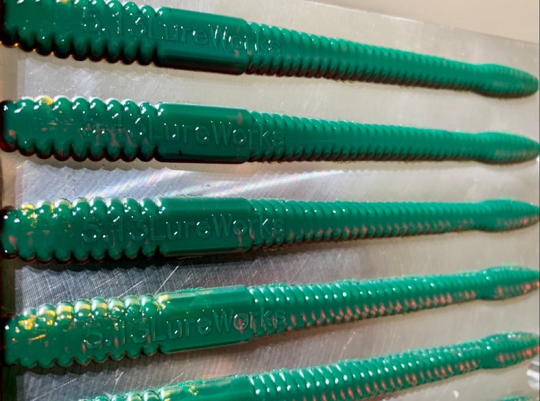 5.13 SIGNATURE SERIES 5” Trick Worm - CHANGEABLE MOTOR OIL | 513 LureWorks